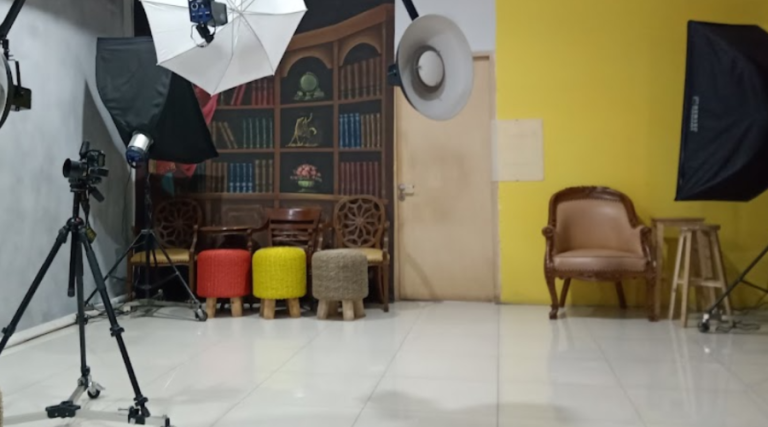 10 Studio Foto di Jakarta Timur Termurah Untuk Pas Foto, Wisuda, dan ...